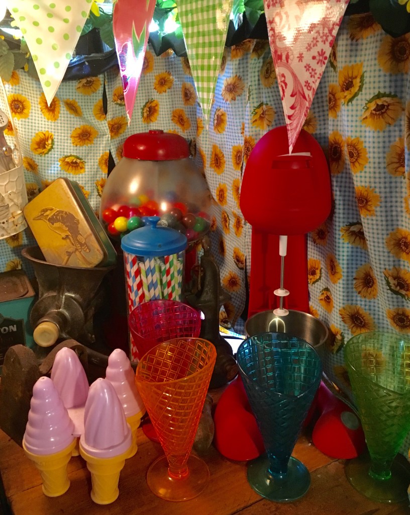 How to Achieve a Retro Kitchen – Ridiculously Retro